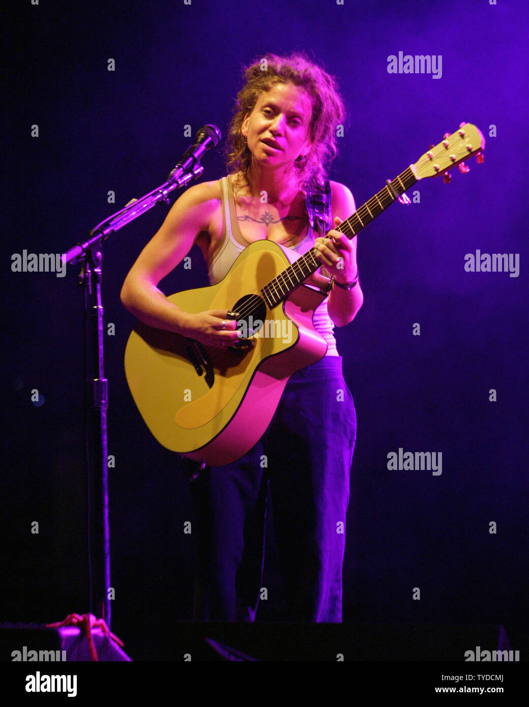 Ani difranco 2004 hi-res stock photography and images - Alamy