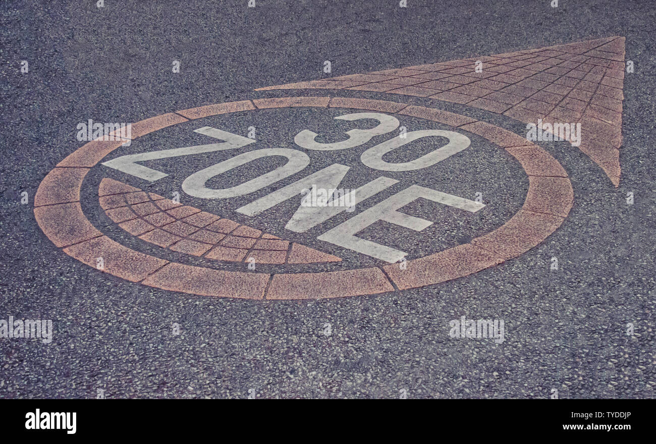30 kph sign hi-res stock photography and images - Alamy