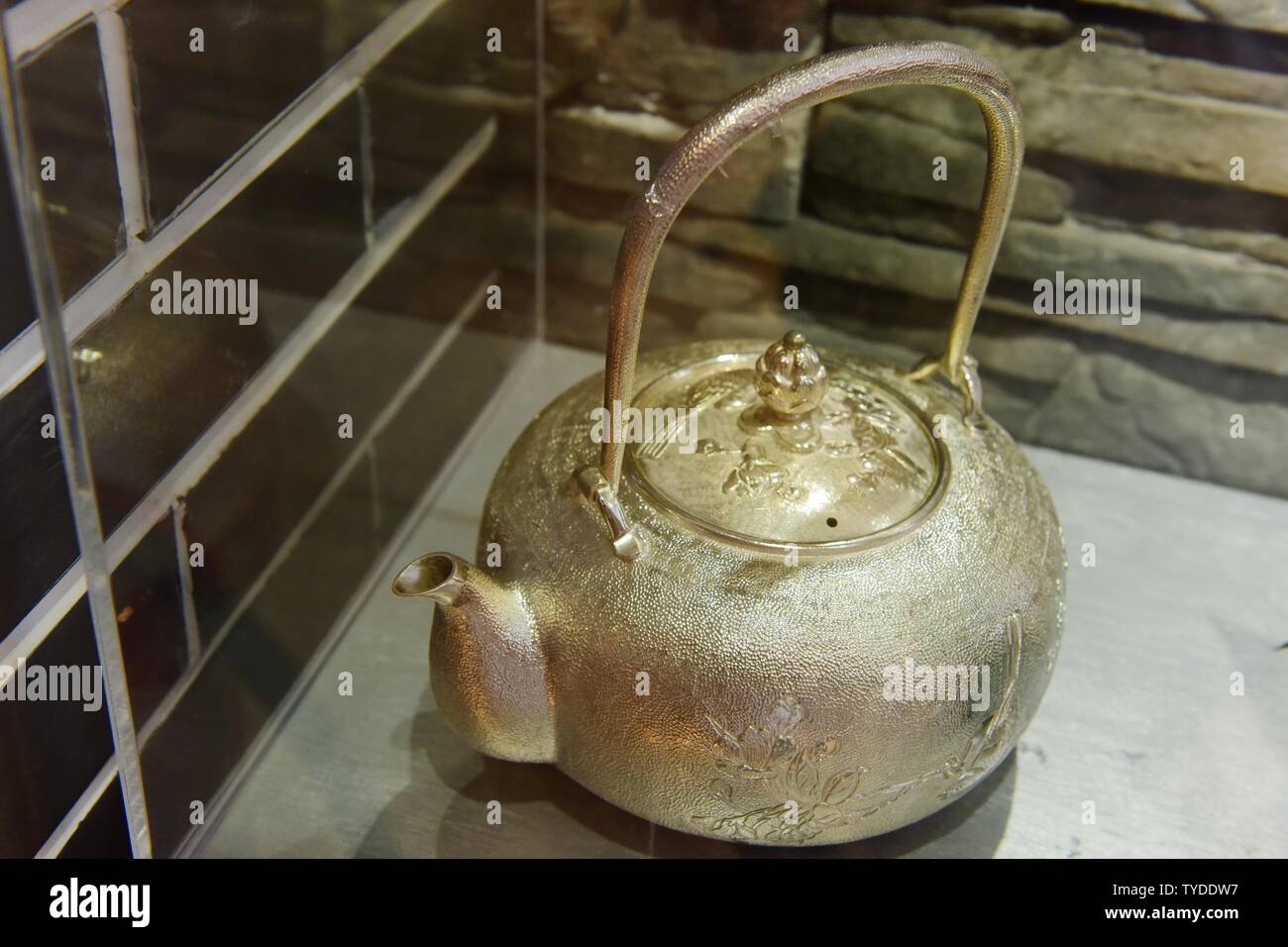 Bronze pot hi-res stock photography and images - Alamy
