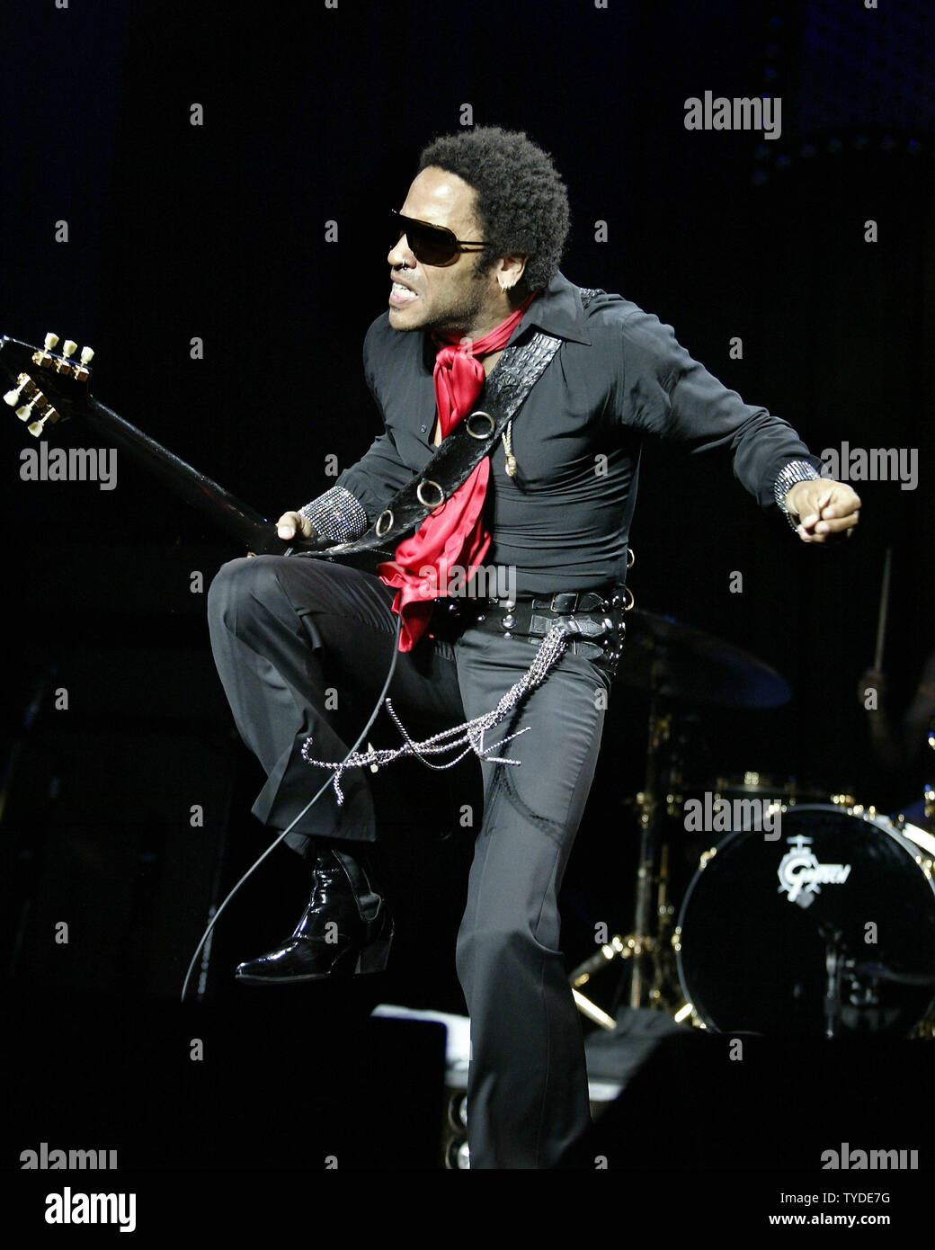 Lenny kravitz 2005 hi-res stock photography and images - Alamy