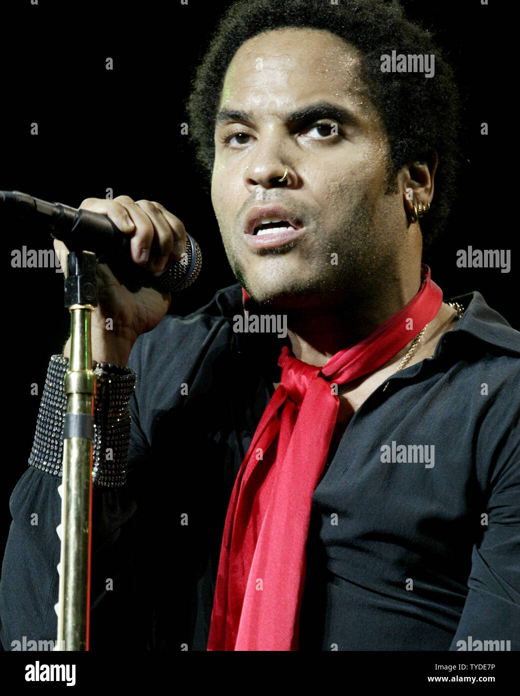 Lenny kravitz 2005 hi-res stock photography and images - Alamy