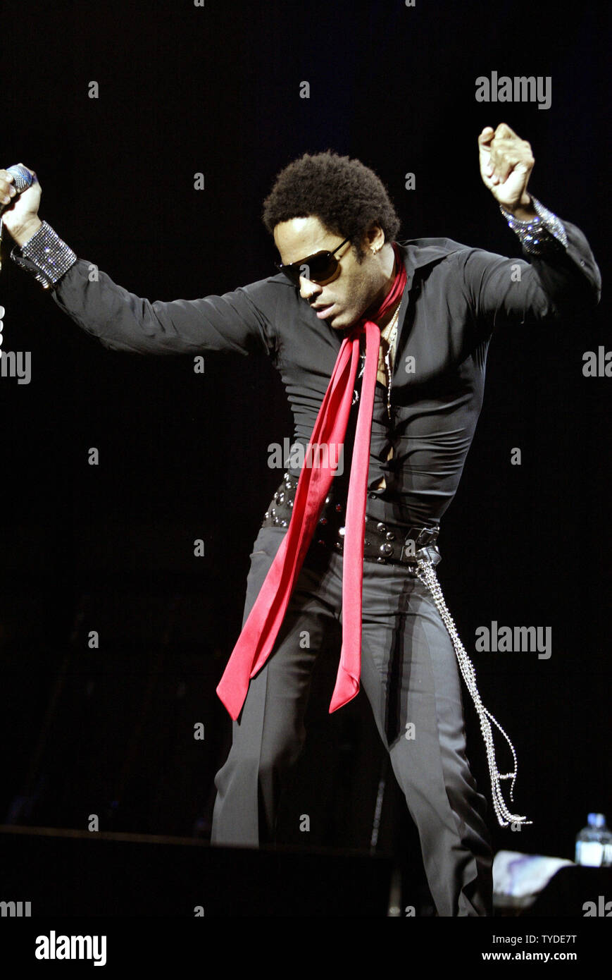 Lenny kravitz 2005 hi-res stock photography and images - Alamy