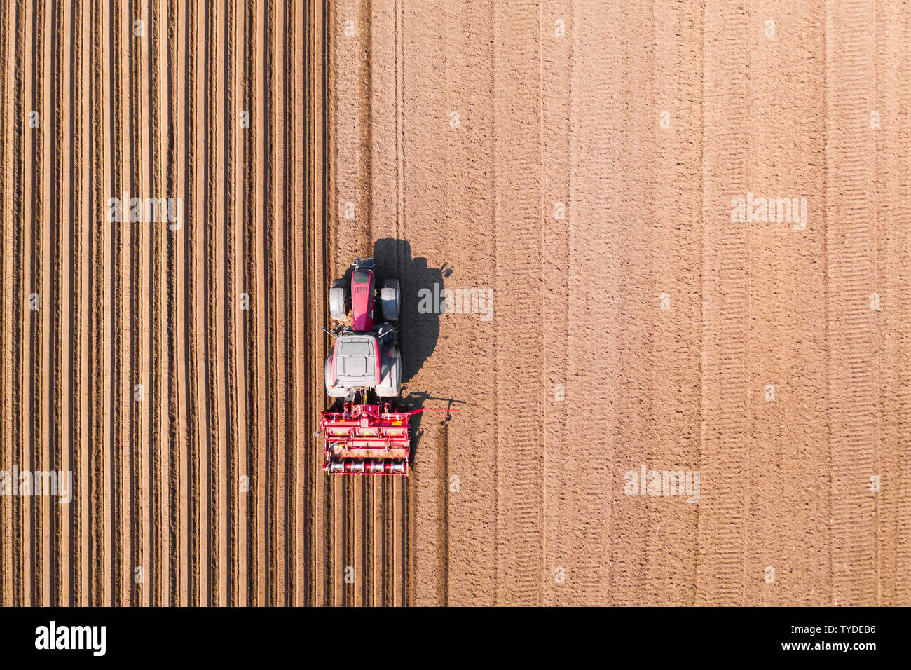 Disc harrows hi-res stock photography and images - Alamy