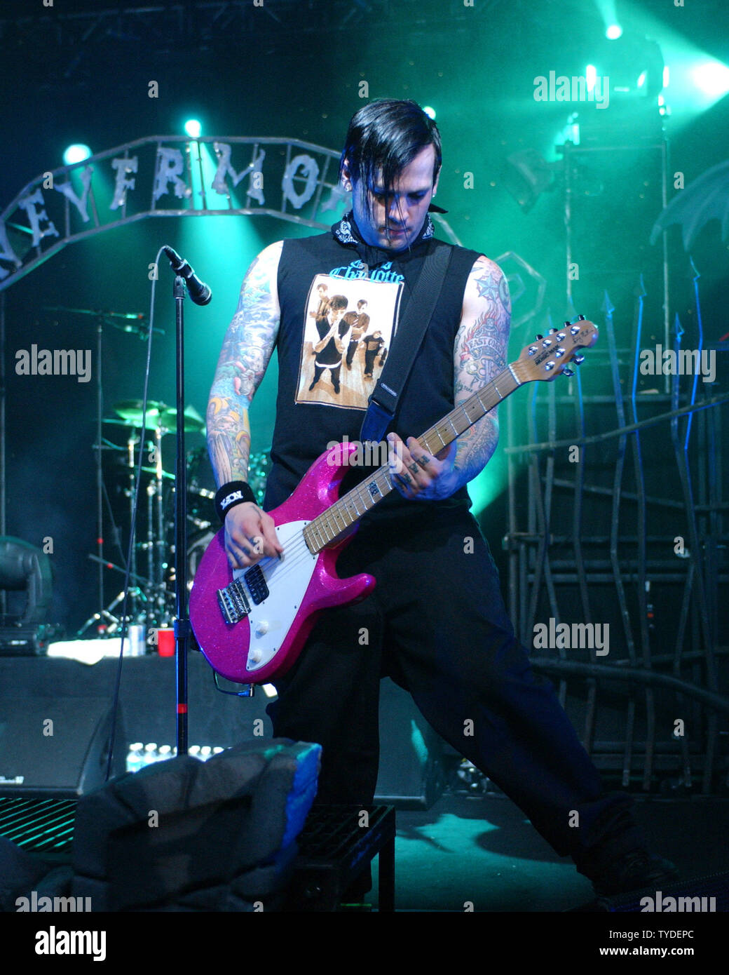 Benji madden 2005 hi-res stock photography and images - Alamy