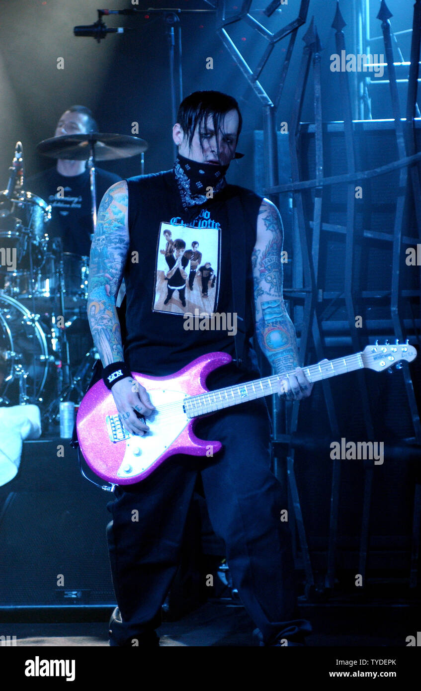 Benji madden 2005 hi-res stock photography and images - Alamy