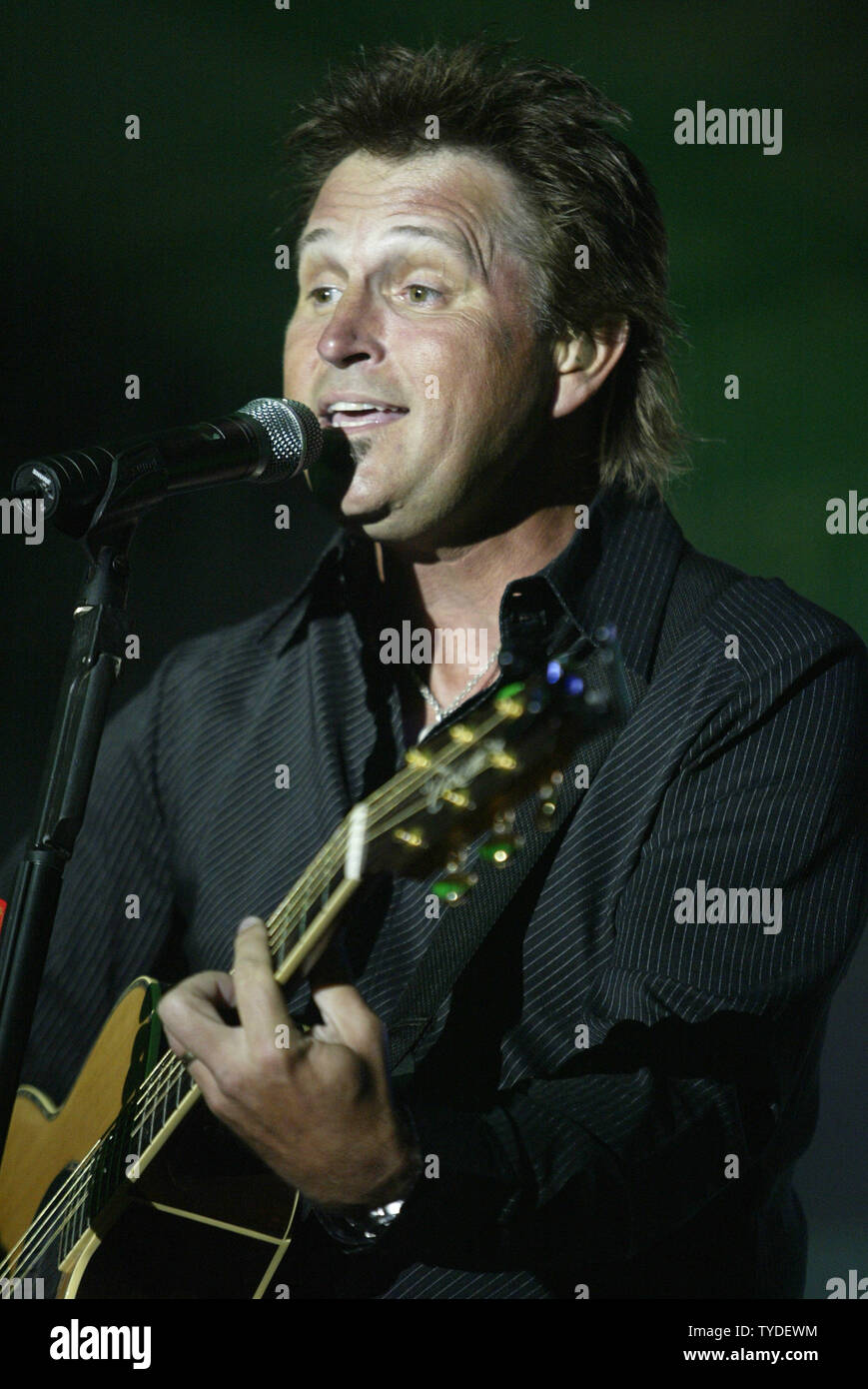 Marty Roe with Diamond Rio, performs in concert, at the Seminole ...