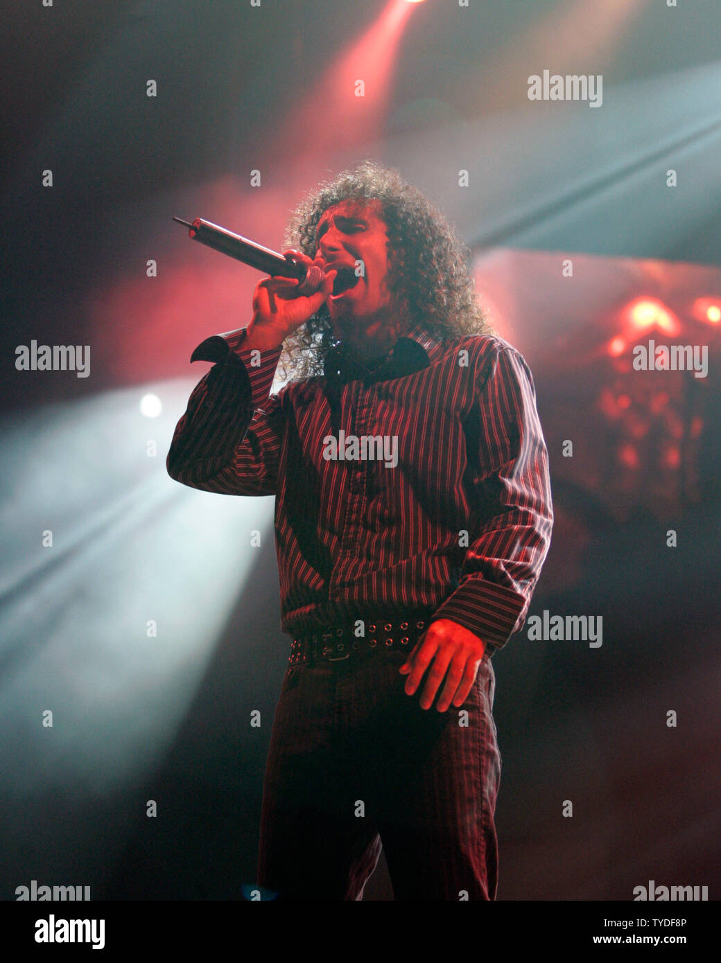 Serj system of a down hi-res stock photography and images - Alamy