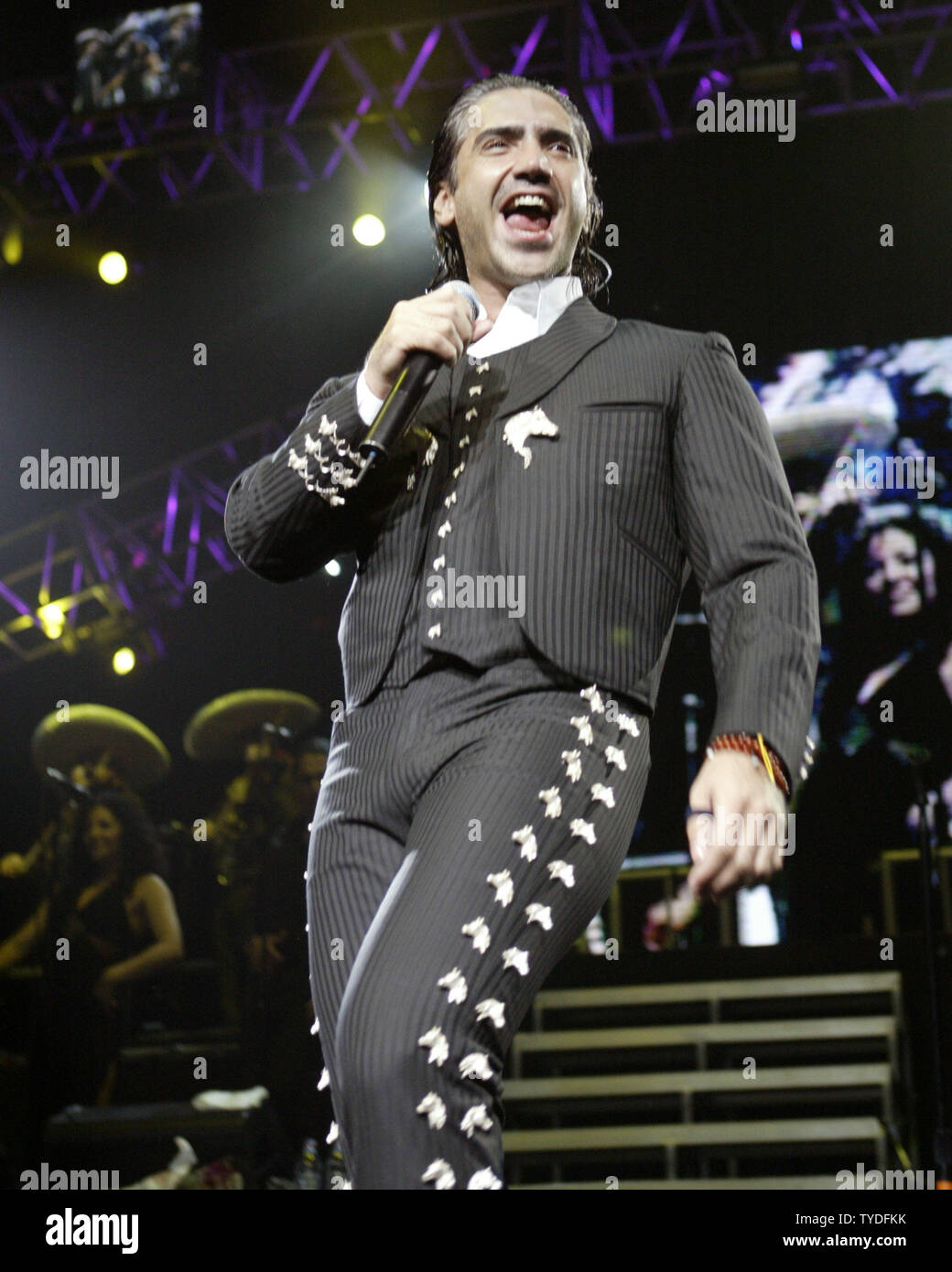 Alejandro Fernandez performs in concert at the American Airlines Arena ...
