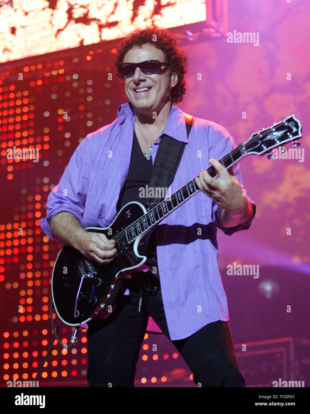 Neil schon hi-res stock photography and images - Alamy