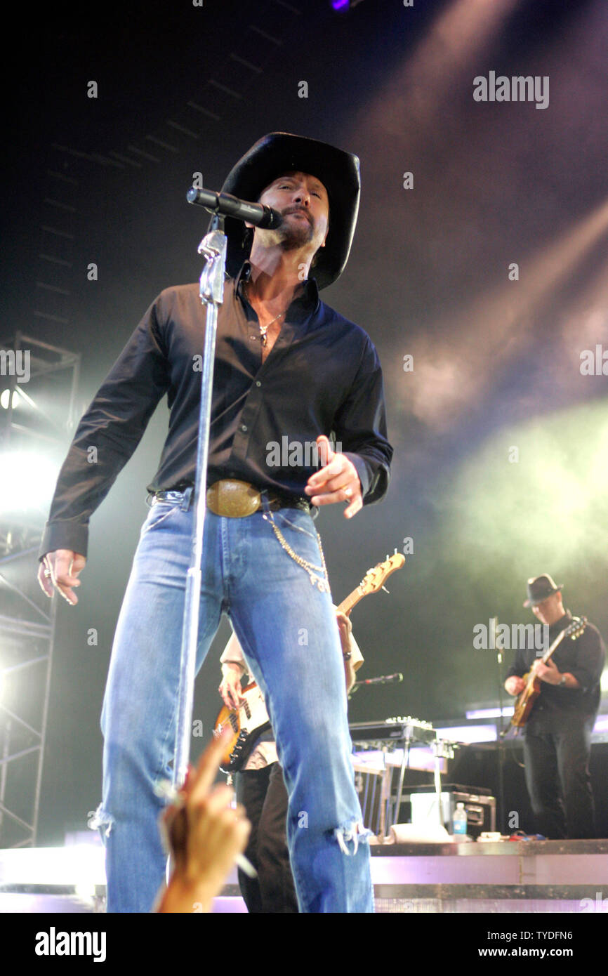 Rock mcgraw hi-res stock photography and images - Alamy