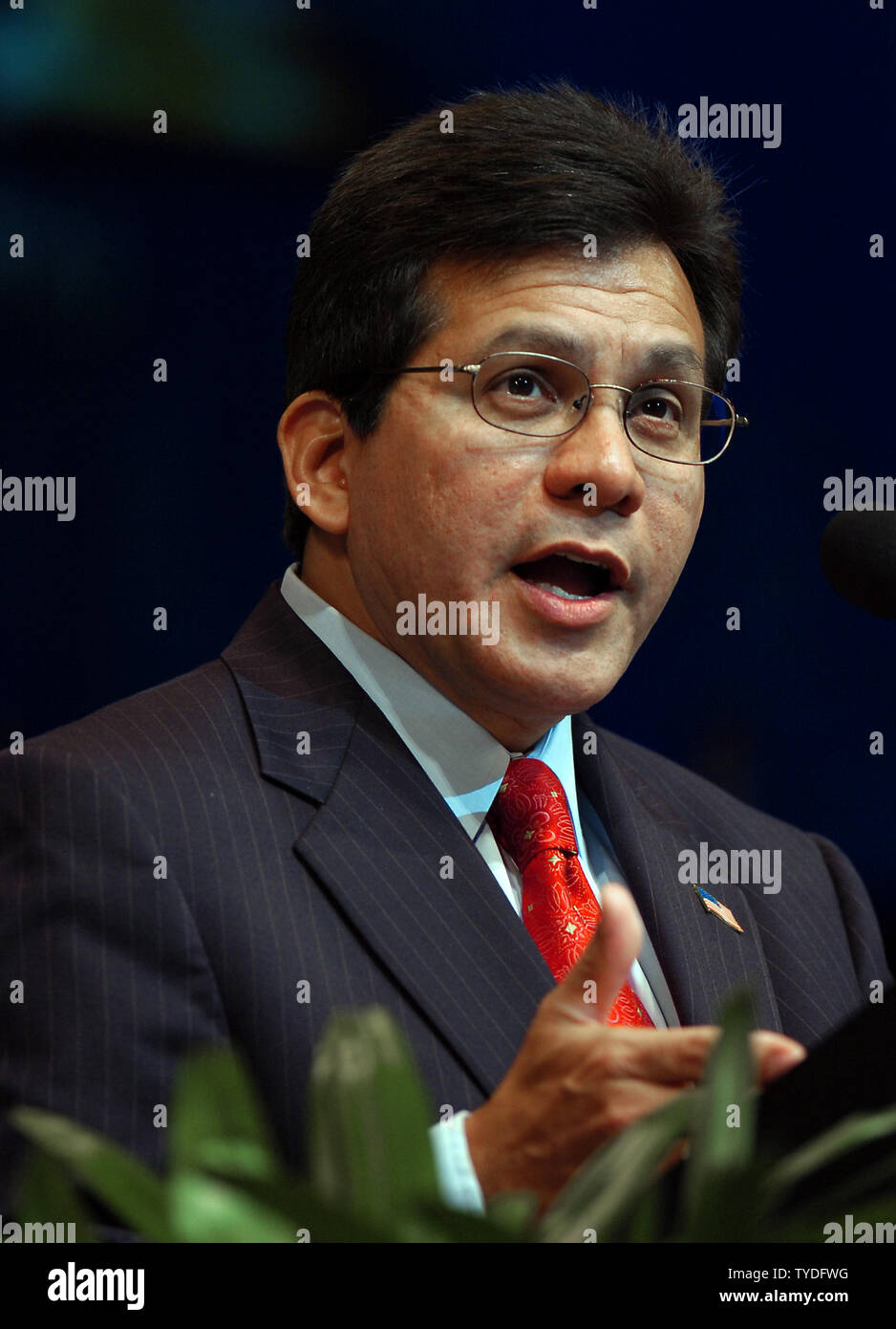 Alberto r gonzales hi-res stock photography and images - Alamy