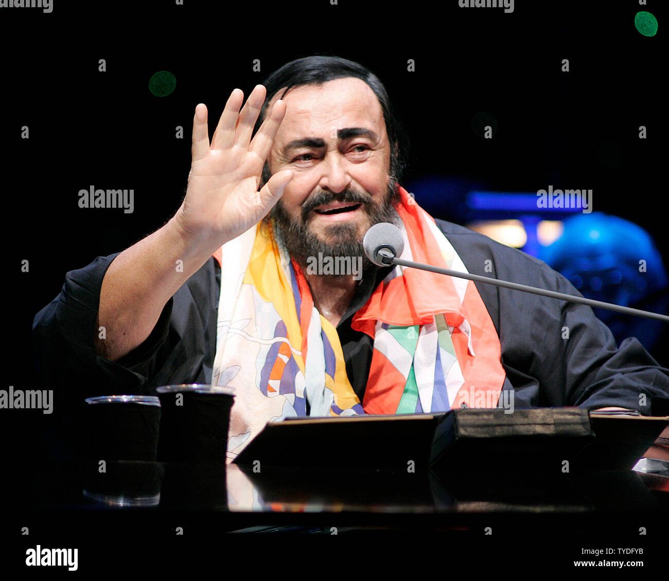 Farewell concert celebration hi-res stock photography and images - Alamy