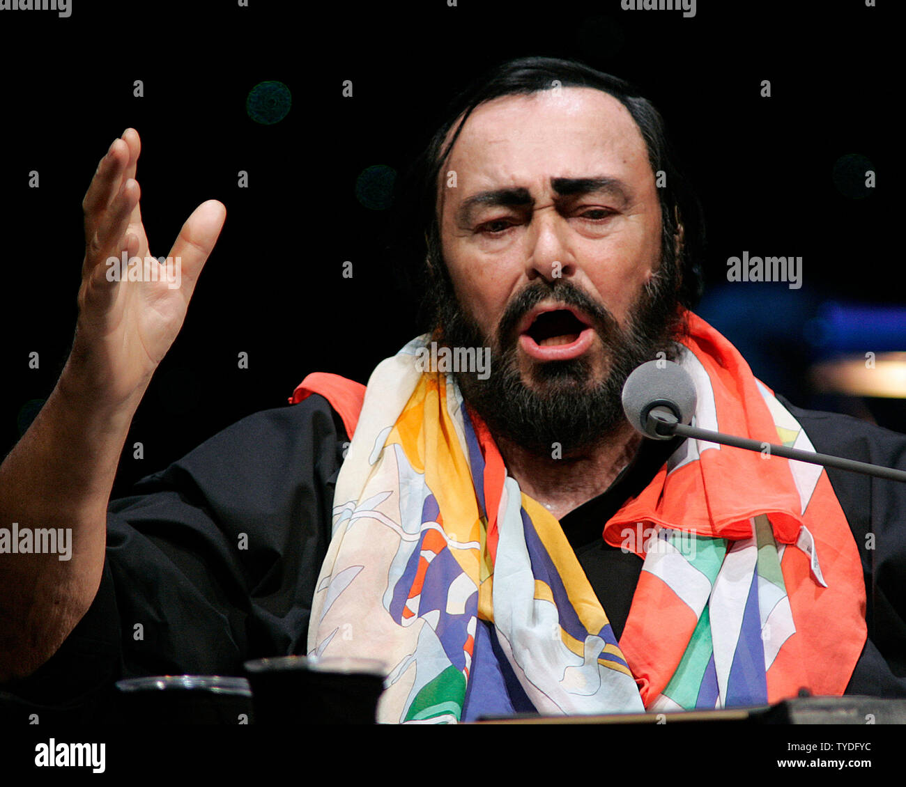 Farewell concert celebration hi-res stock photography and images - Alamy