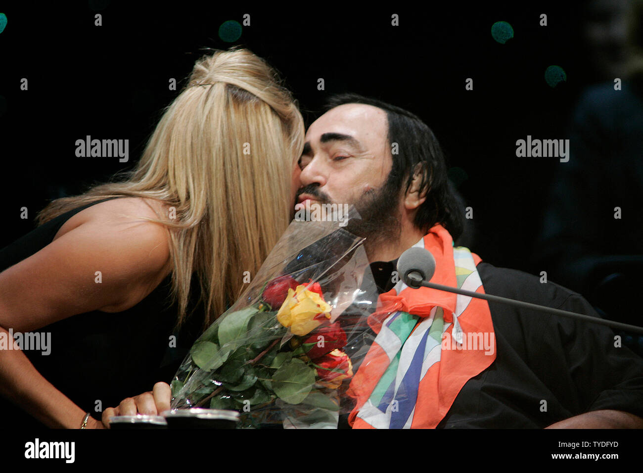Farewell concert celebration hi-res stock photography and images - Alamy