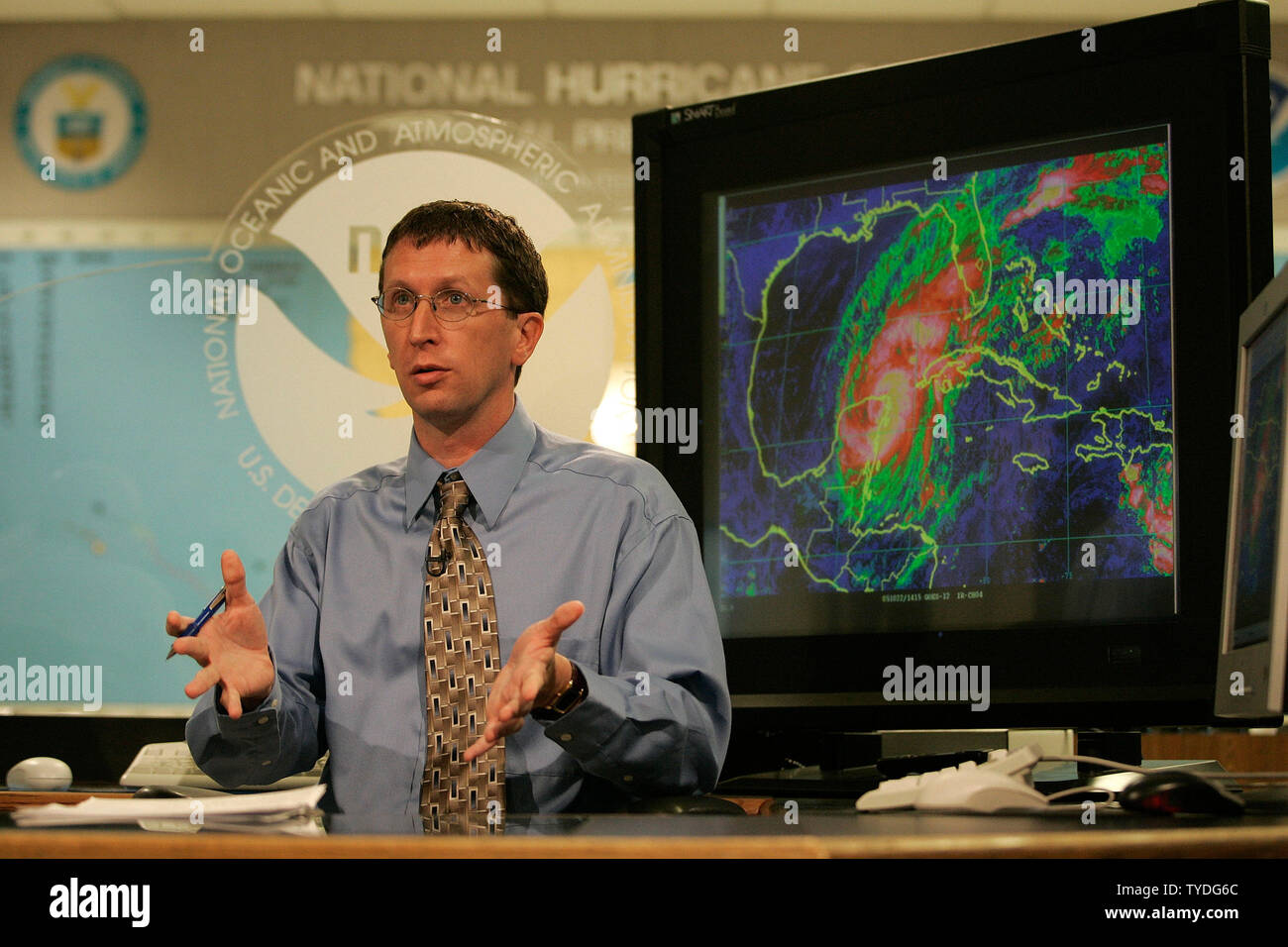 Dr. Rick Knabb updates the progress of Hurricane Wilma from the ...