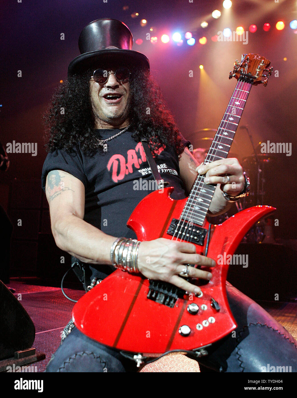 Slash velvet revolver 2006 hi-res stock photography and images - Alamy