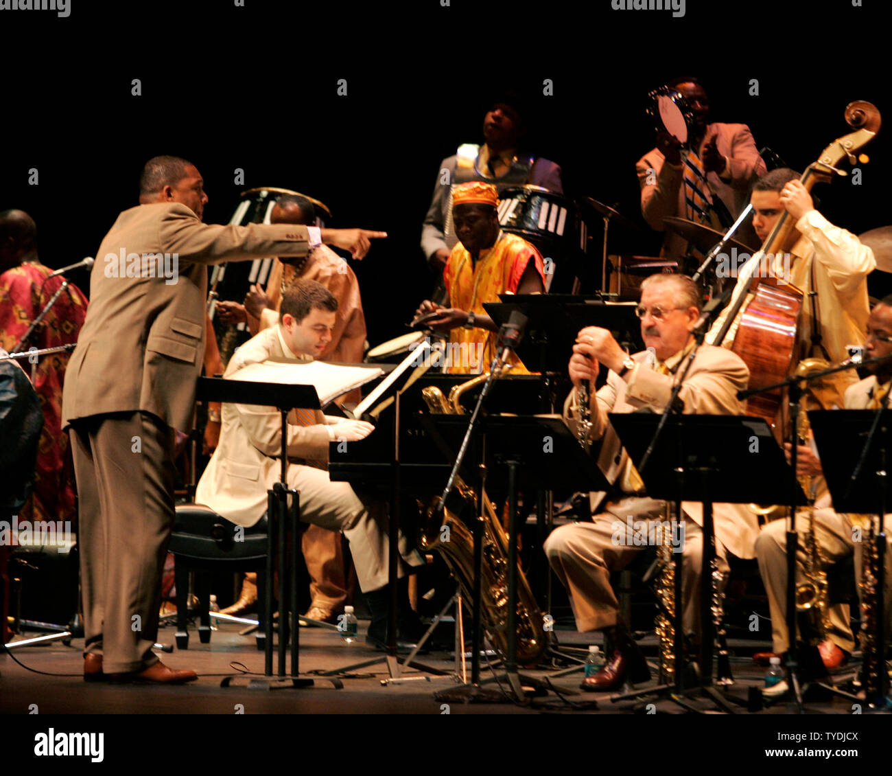 Wynton marsalis jazz orchestra hi-res stock photography and images - Alamy