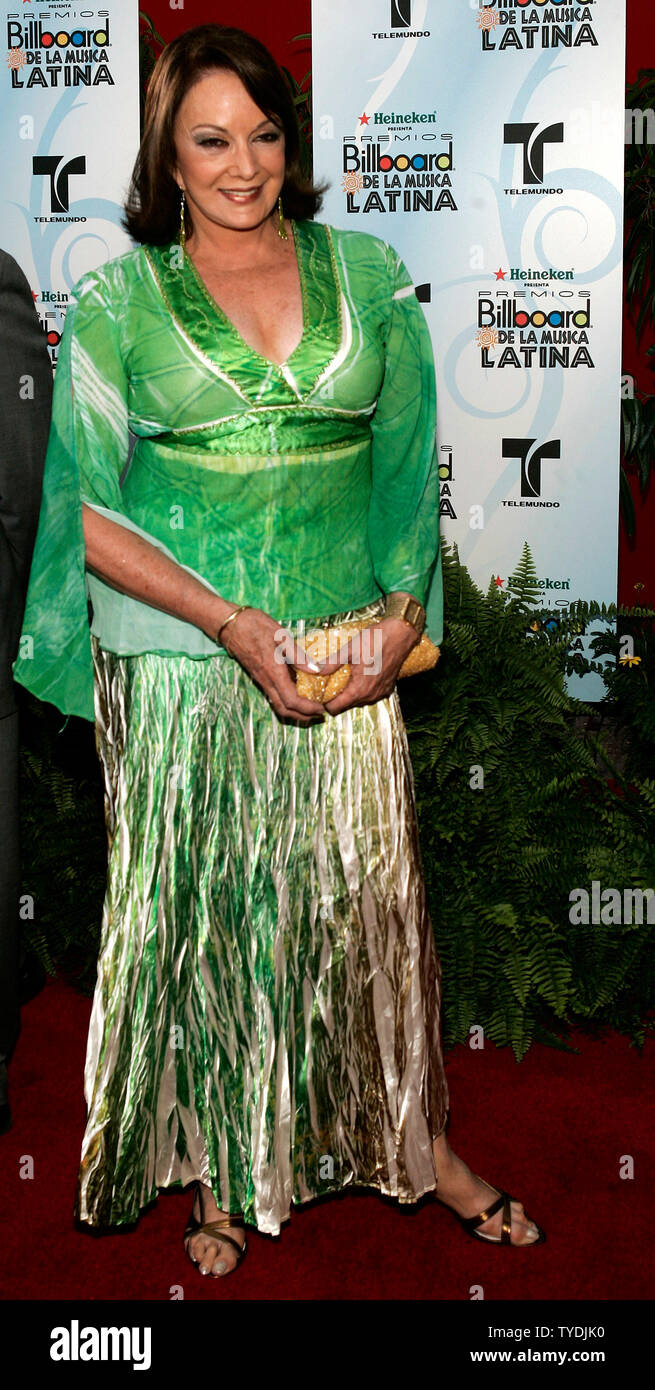 Isabel Moreno arrives on the red carpet for the 2006 Latin Billboard ...