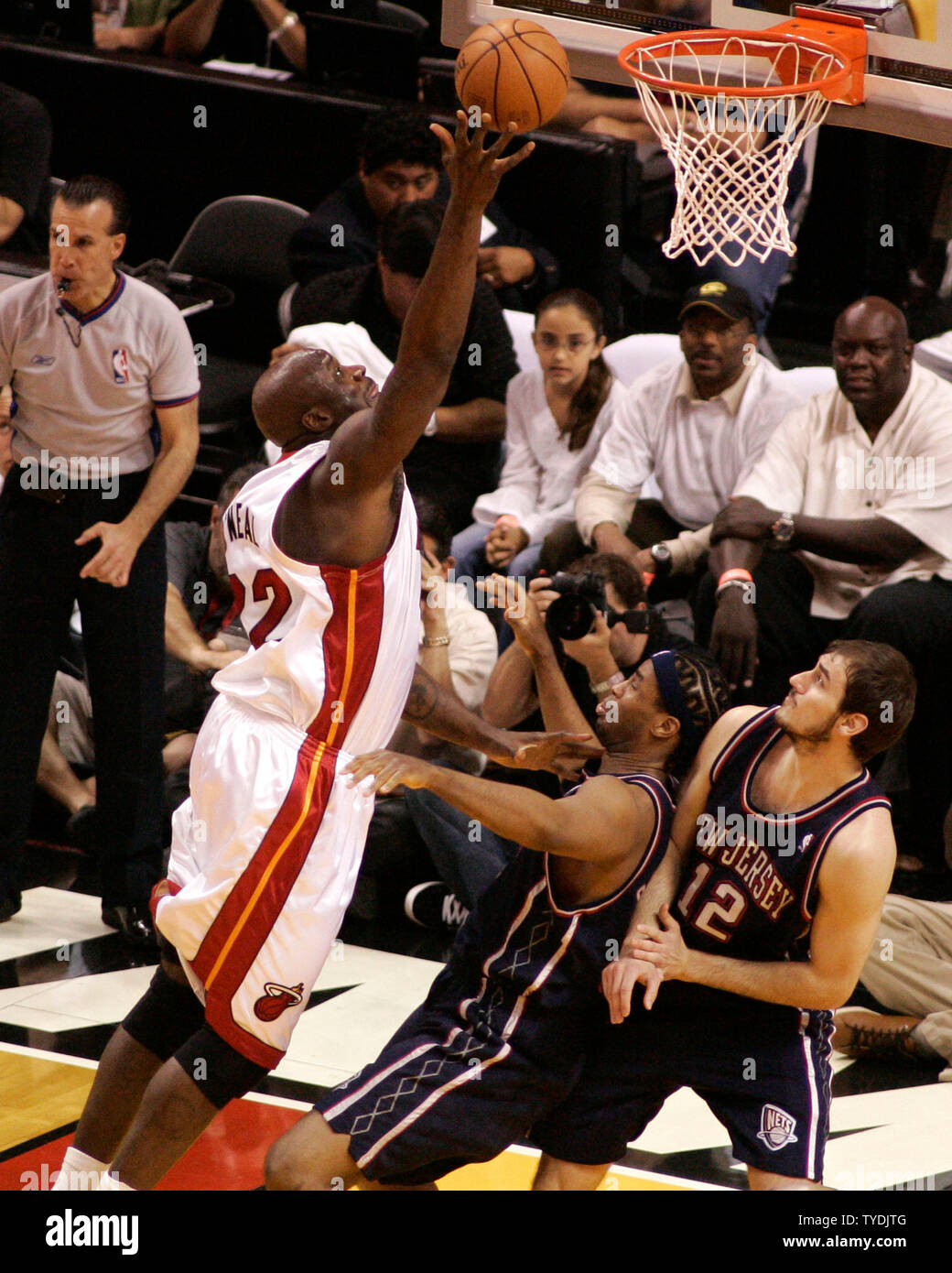 Shaquille oneal action photo hi-res stock photography and images - Alamy