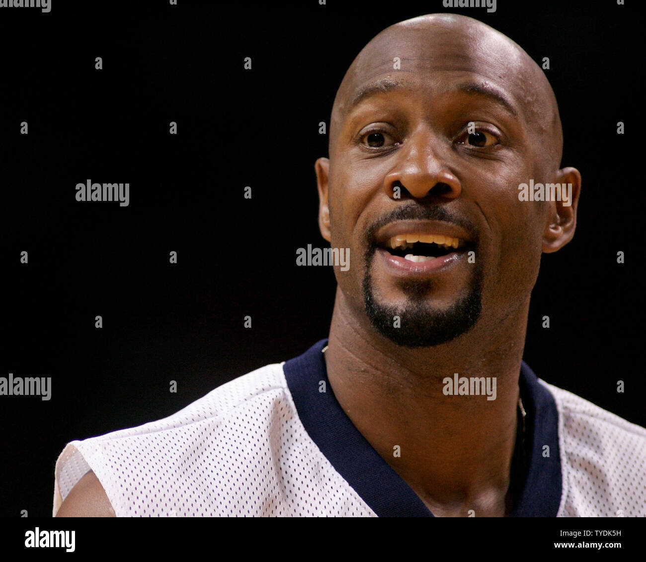 Alonzo mourning charity hi-res stock photography and images - Alamy