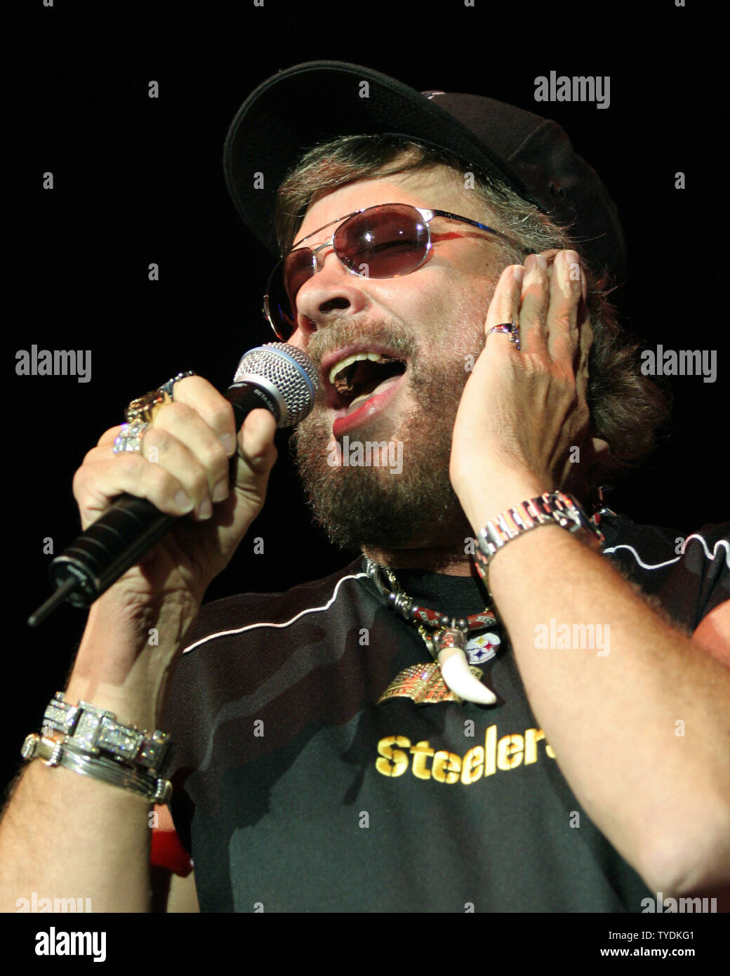 Hank Williams Jr. performs in concert at the Seminole Hard Rock Hotel ...