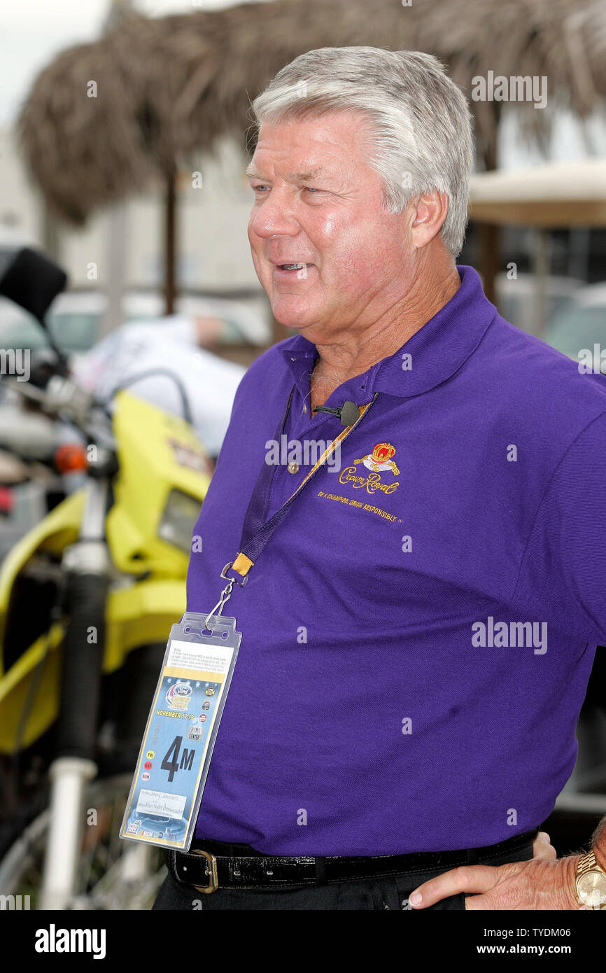 Jimmy johnson coach hi-res stock photography and images - Alamy