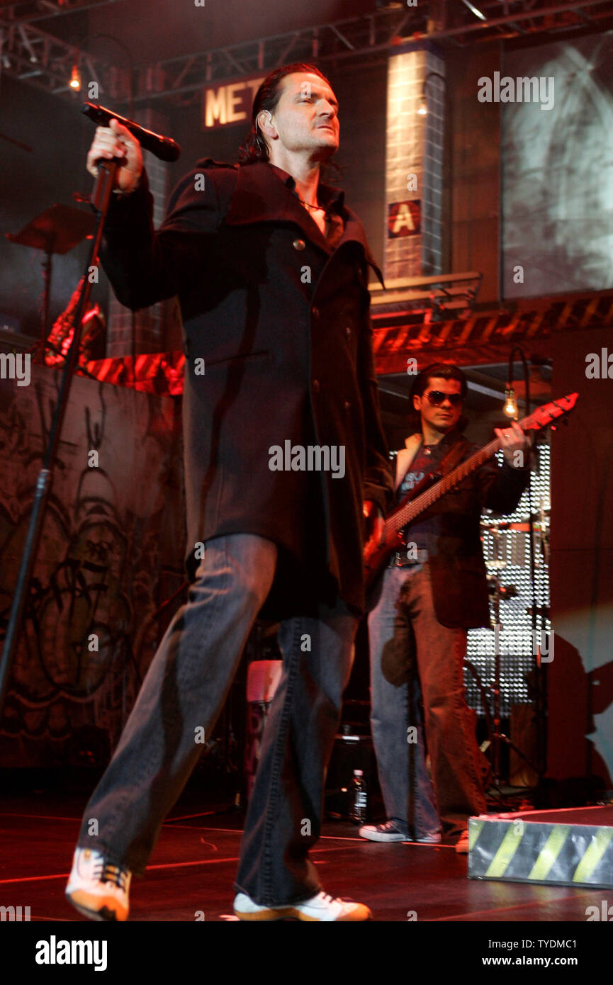 Ricardo arjona hi-res stock photography and images - Alamy