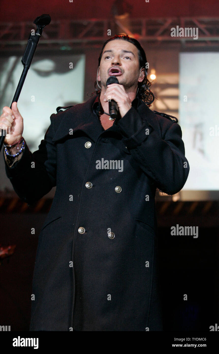 Ricardo arjona hi-res stock photography and images - Alamy