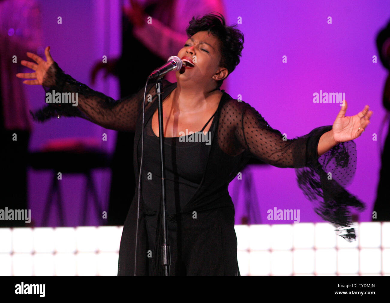 Anita baker hi-res stock photography and images - Alamy