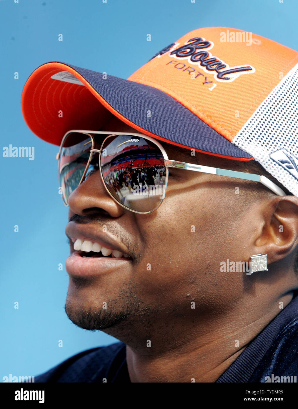 Dolphins stadium hi-res stock photography and images - Alamy