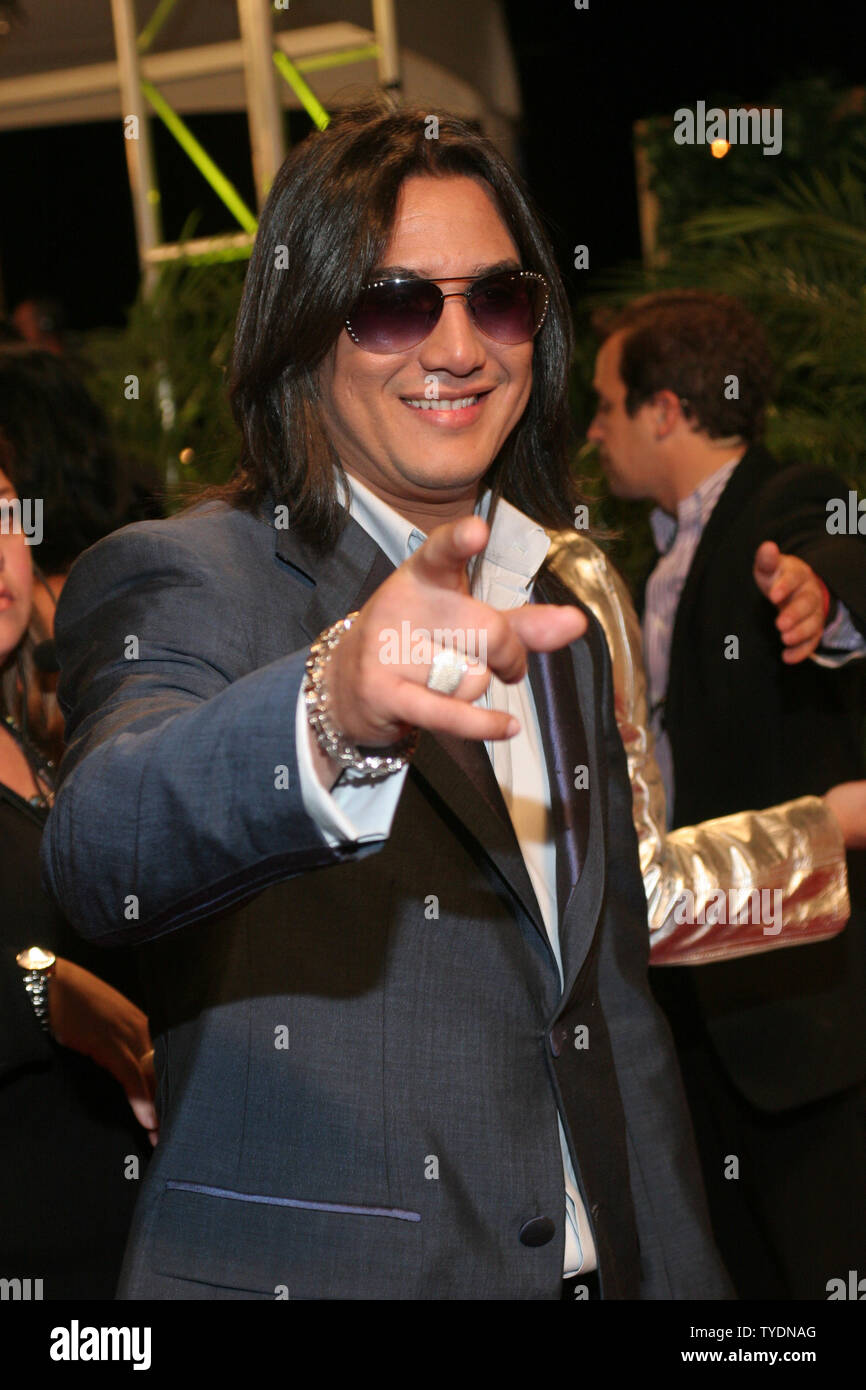 Andy Andy arrives on the red carpet prior to the 2007 Premios Lo ...
