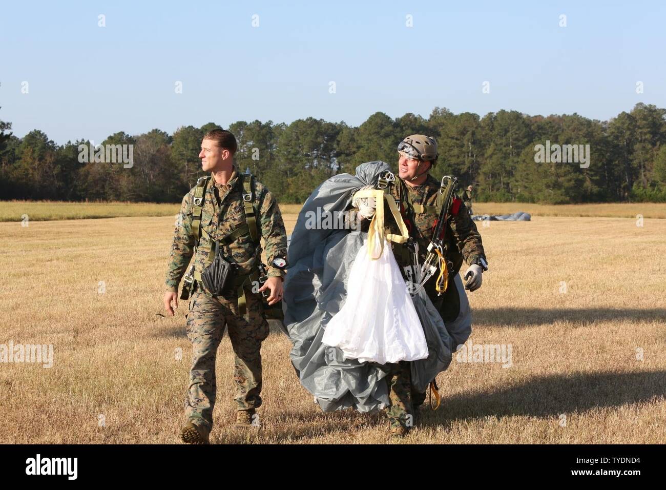 Tandem offset resupply delivery system course hi-res stock photography ...