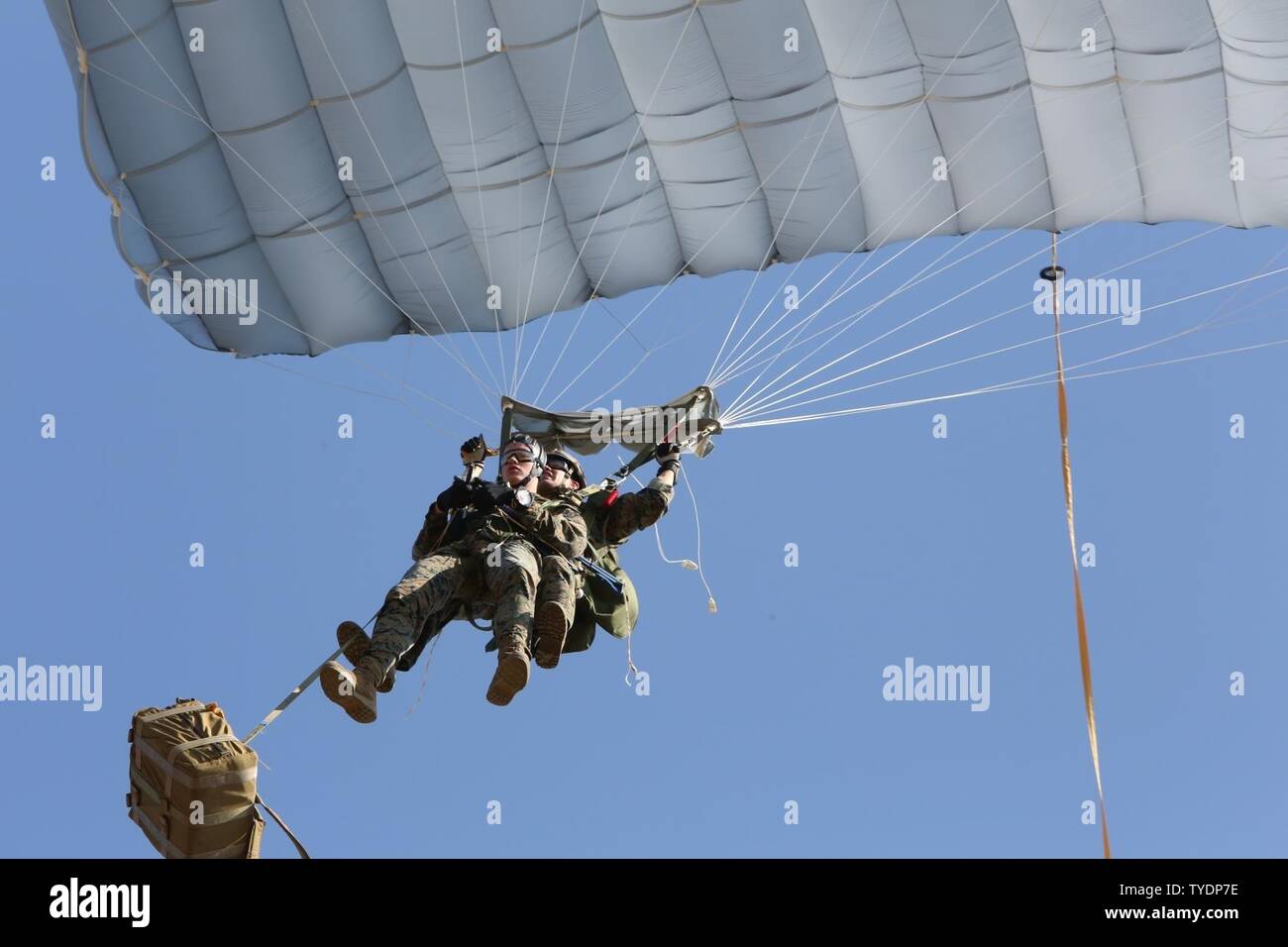 Military tandem skydive hi-res stock photography and images - Alamy
