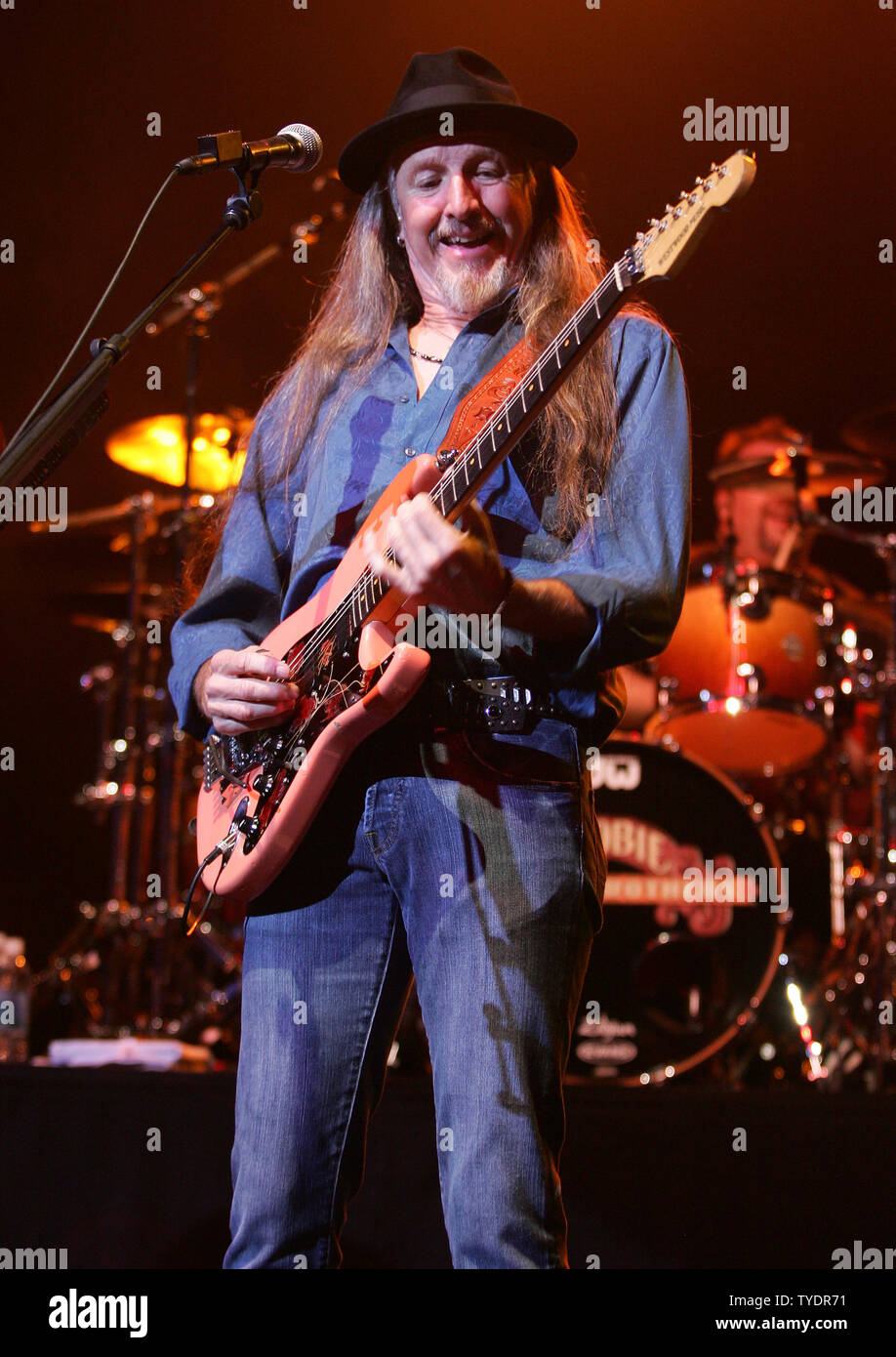 Pat Simmons with the Doobie Brothers performs in concert at the ...