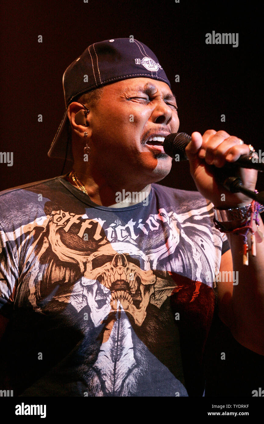Aaron Neville with the Neville Brothers performs at the Seminole Hard ...