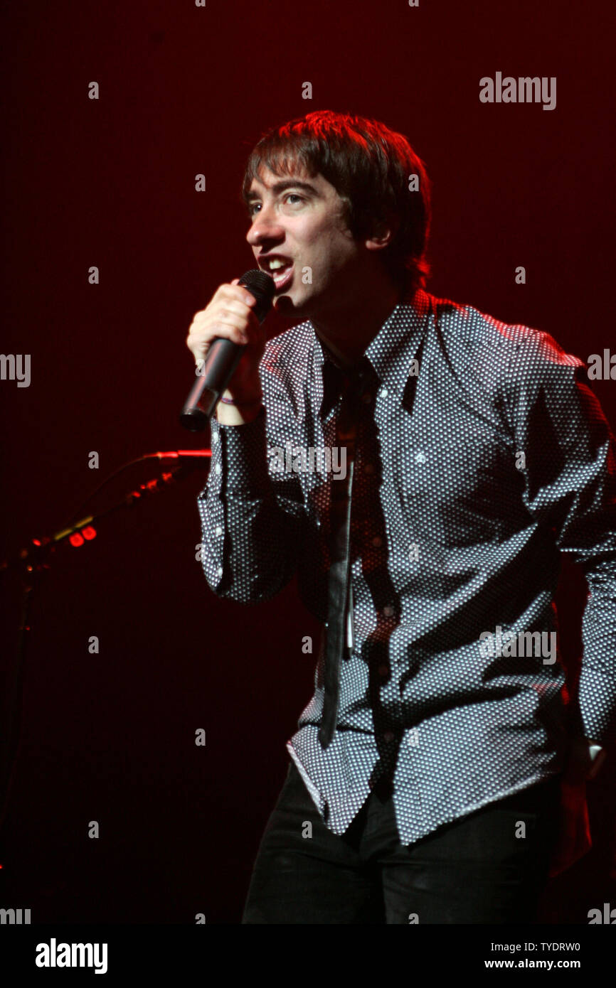 Tom Higgenson of Plain White T's performs in concert at the Fillmore ...