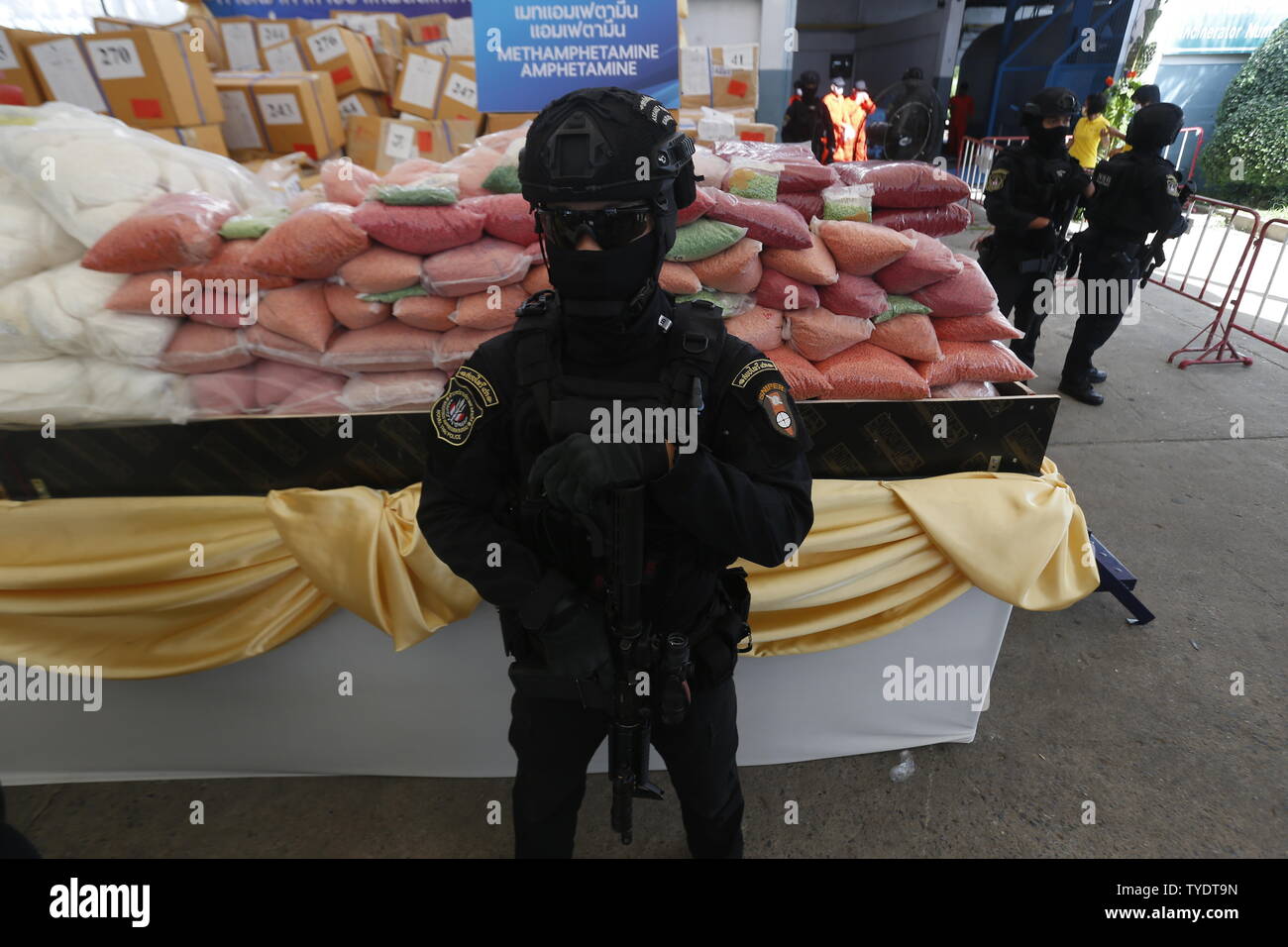 Narcotics officer hi-res stock photography and images - Alamy