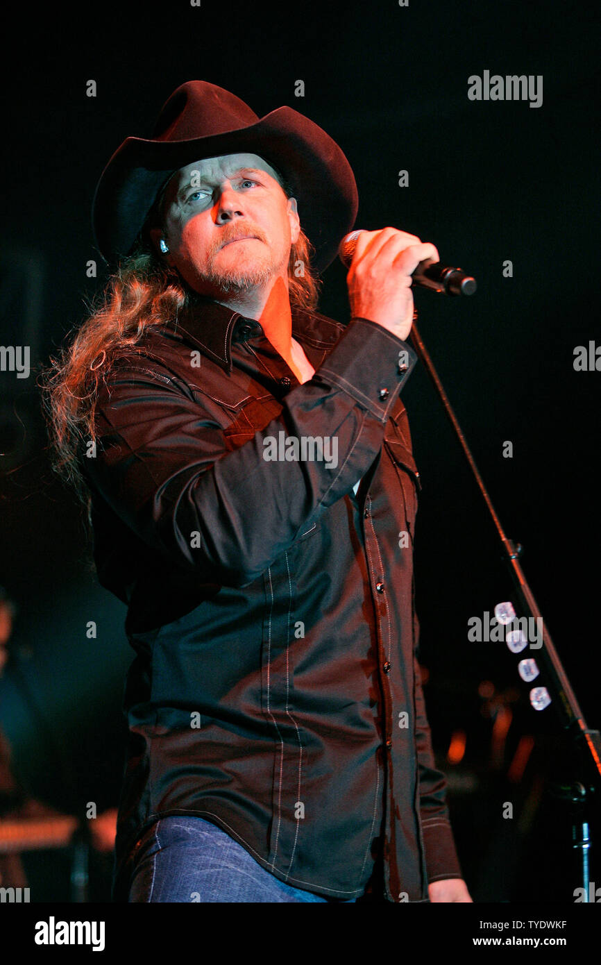 Country Music artist Trace Adkins performs in concert at the Pompano ...