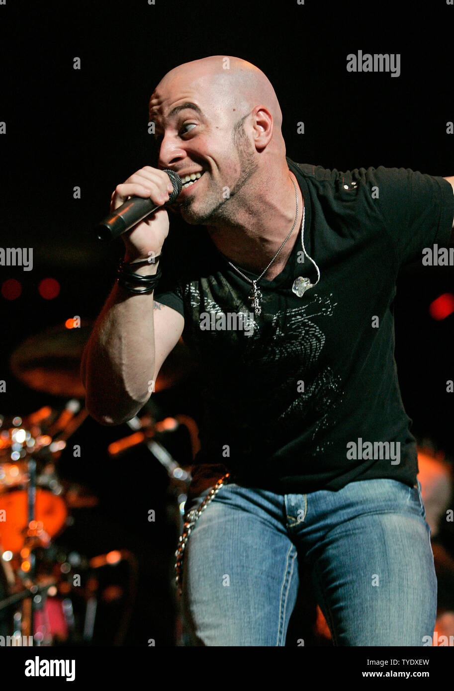 Show started hi-res stock photography and images - Alamy