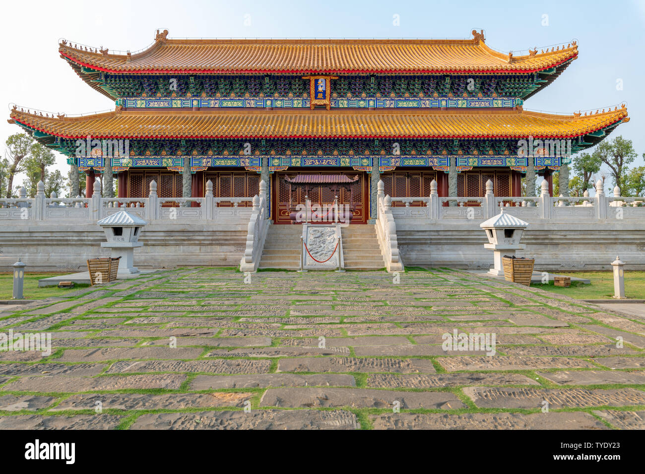 Chinese architecture and palace attic hi-res stock photography and ...