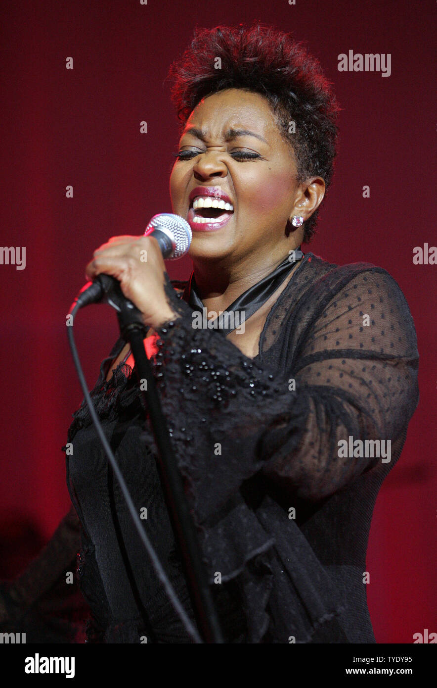 Anita baker concert hi-res stock photography and images - Alamy