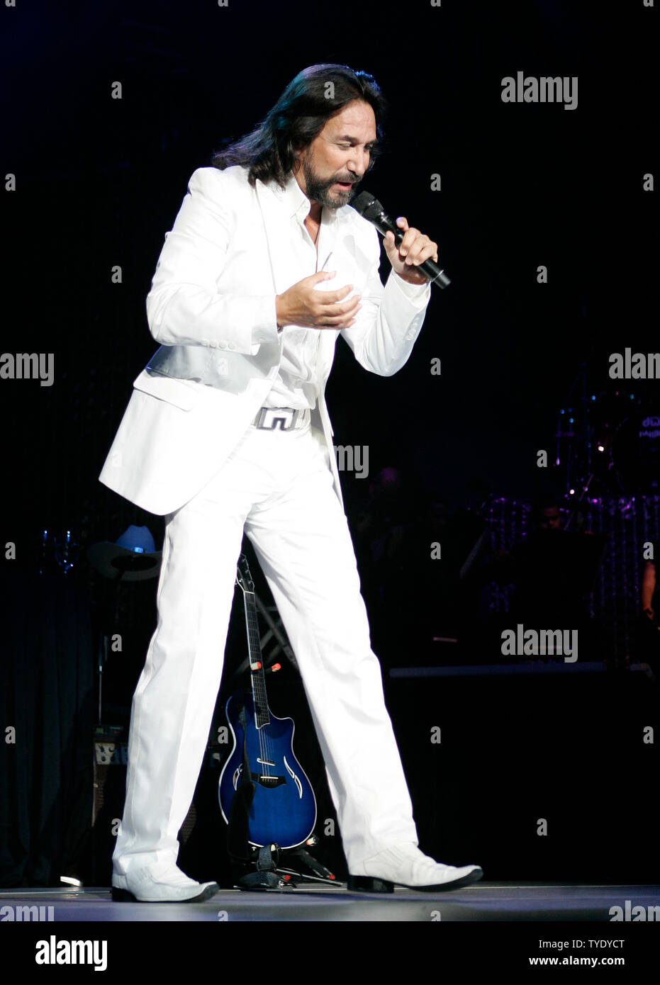 Mexican singer Marco Antonio Solis performs in concert at the American ...