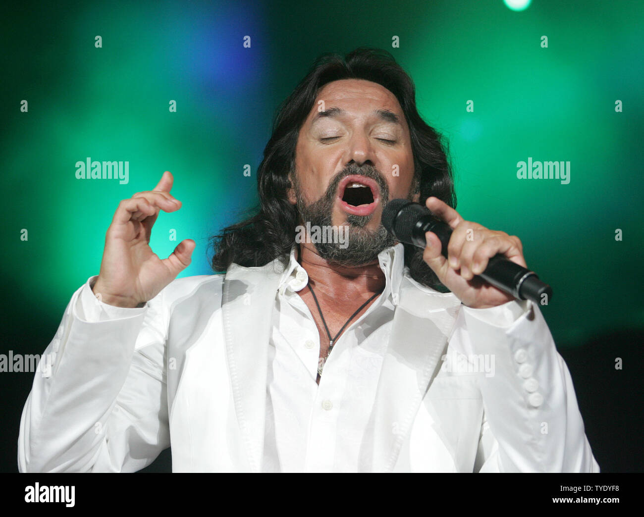 Mexican singer Marco Antonio Solis performs in concert at the American ...