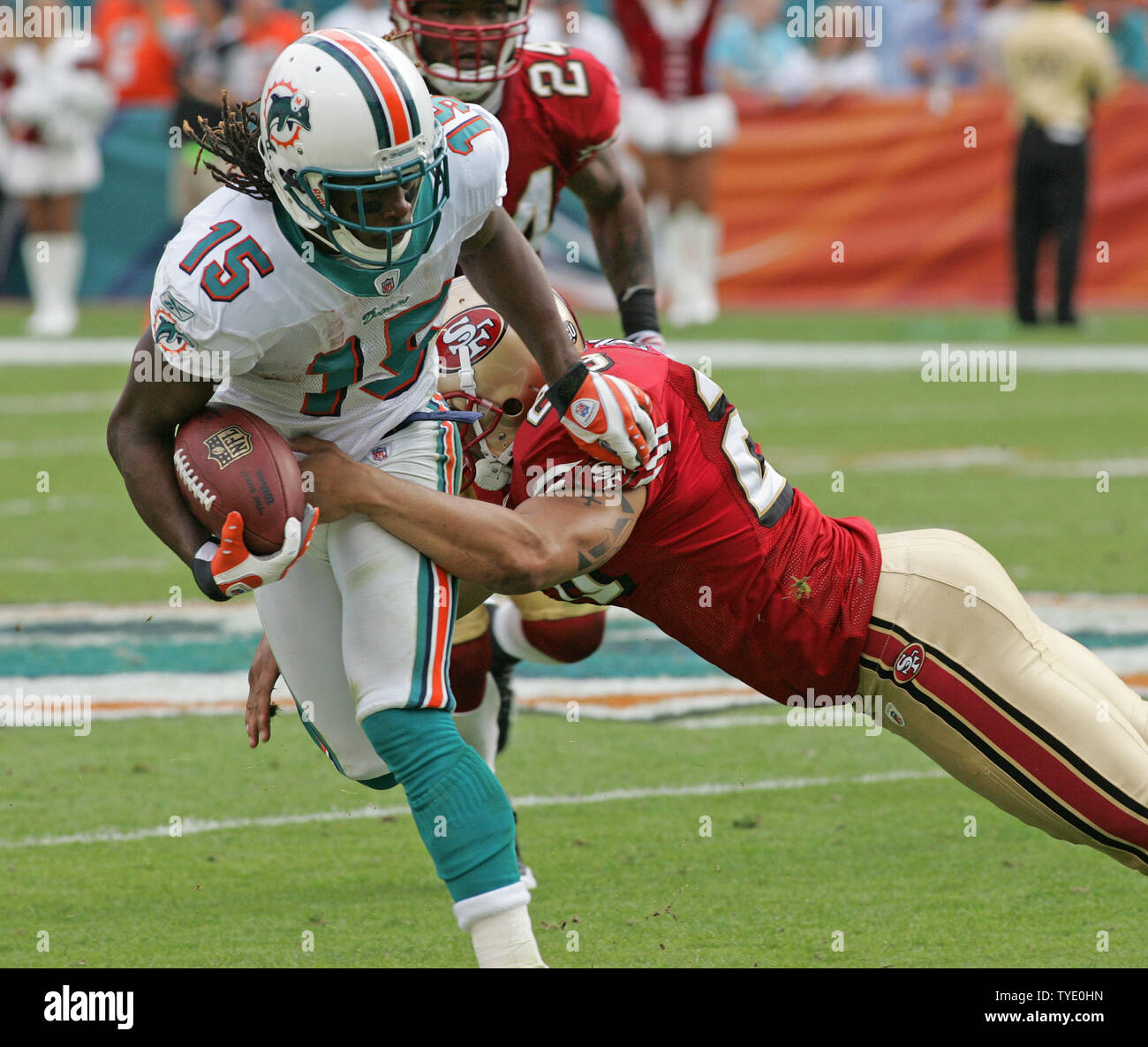 Dolphin kick hi-res stock photography and images - Alamy