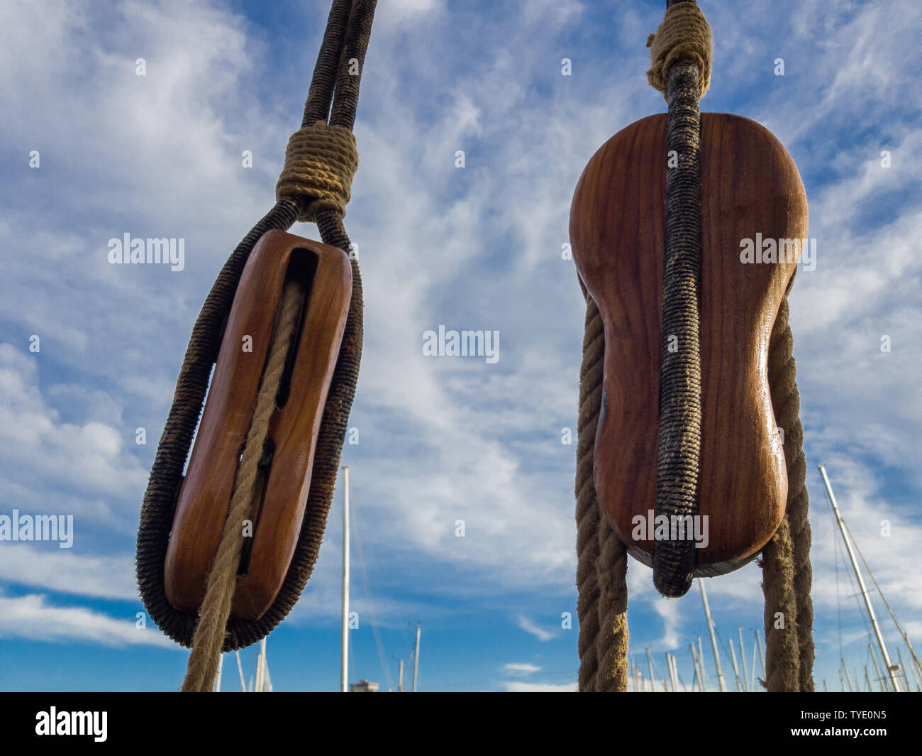 Old sailing wooden blocks rigging hi-res stock photography and images ...