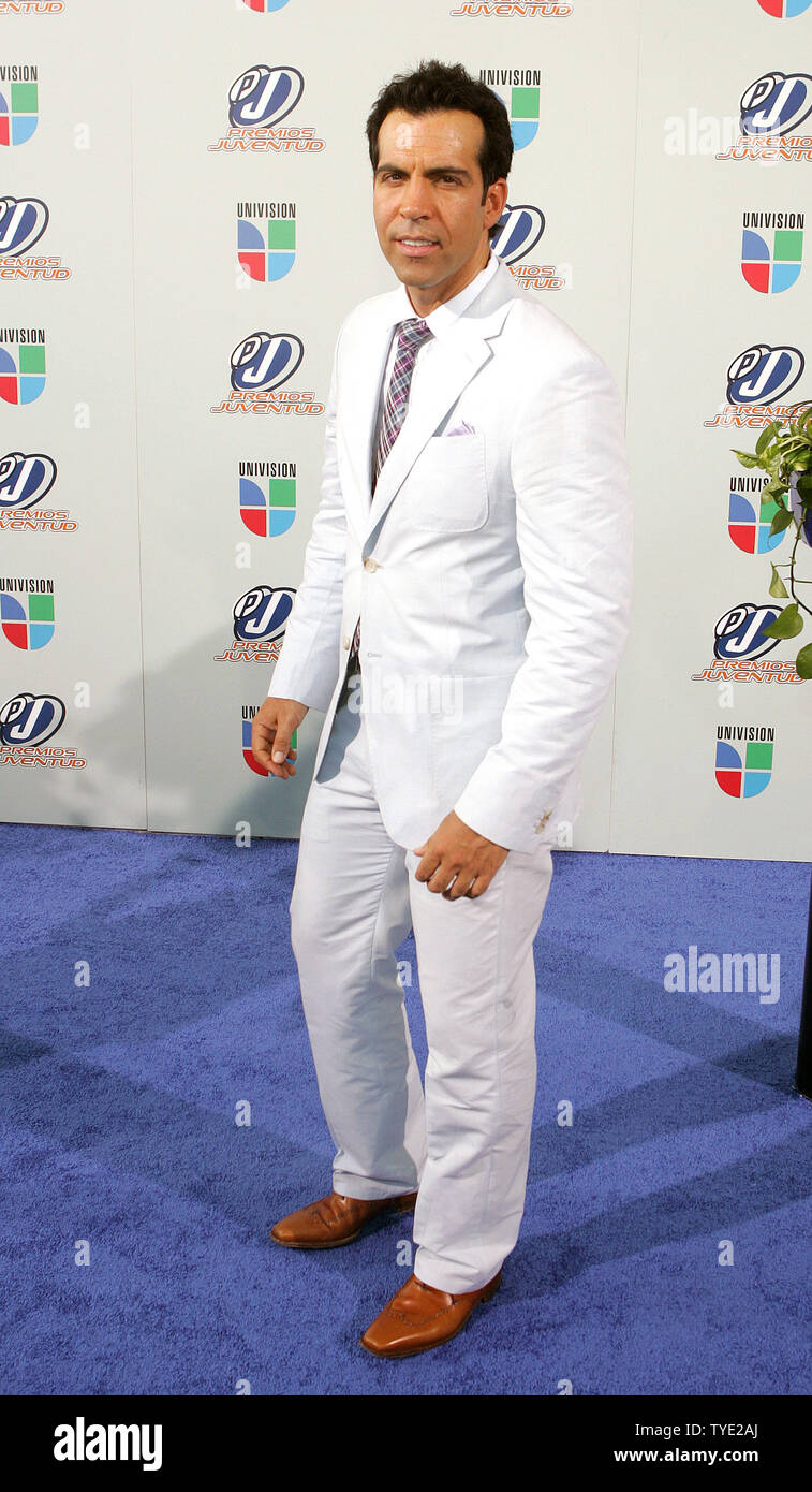 Felipe Viel arrives for the 2009 Premios Juventud Awards at the ...