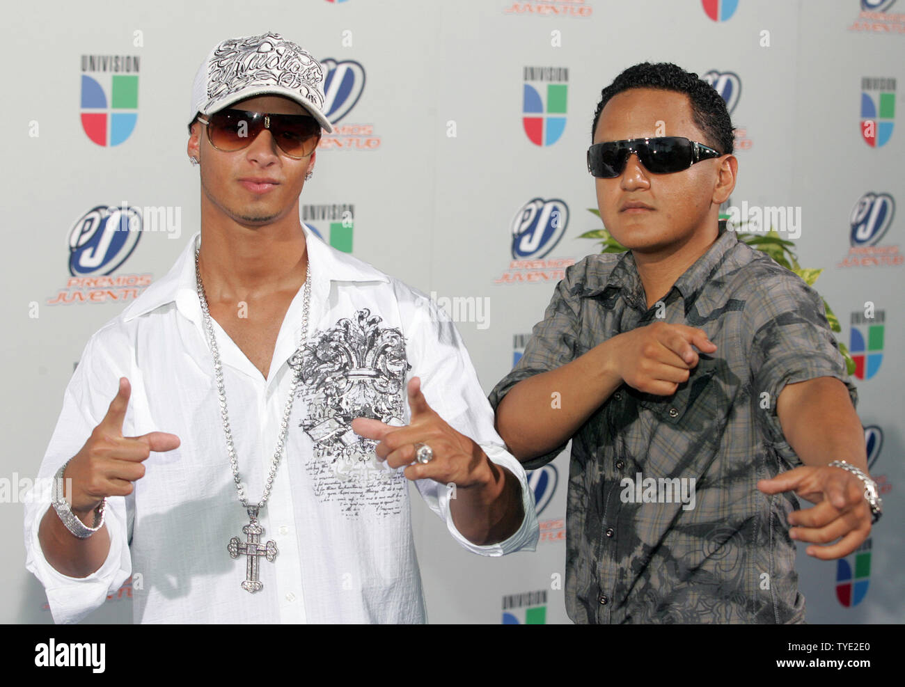 El Diablo Y Rene arrive for the 2009 Premios Juventud Awards at the ...