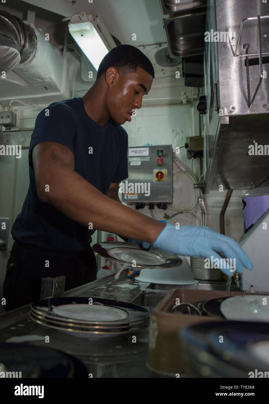 PHILIPPINE SEA (Nov. 3, 2016) Petty Officer 1st Class Patrick Clarke ...