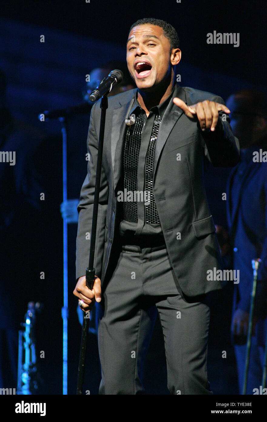 R & B singer Maxwell performs in concert at the American Airlines Arena ...
