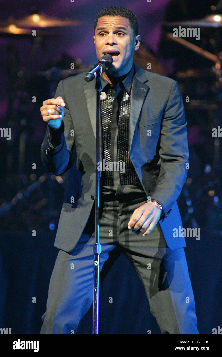 R & B singer Maxwell performs in concert at the American Airlines Arena ...